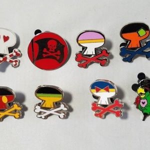 Disney | Accessories | Disney Trading Pins Skull Crossbones Pirates 8 ...